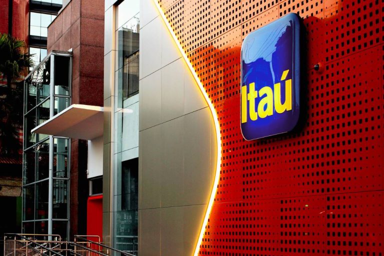 Que horas abre o banco Itaú? Entenda o horário de funcionamento